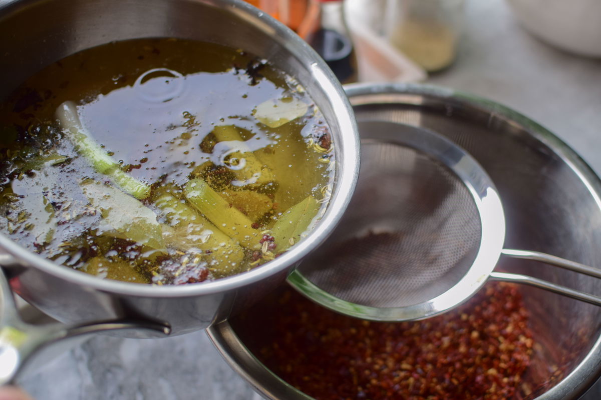 Chinese red oil - Den perfekte chiliolje! | Gladkokken