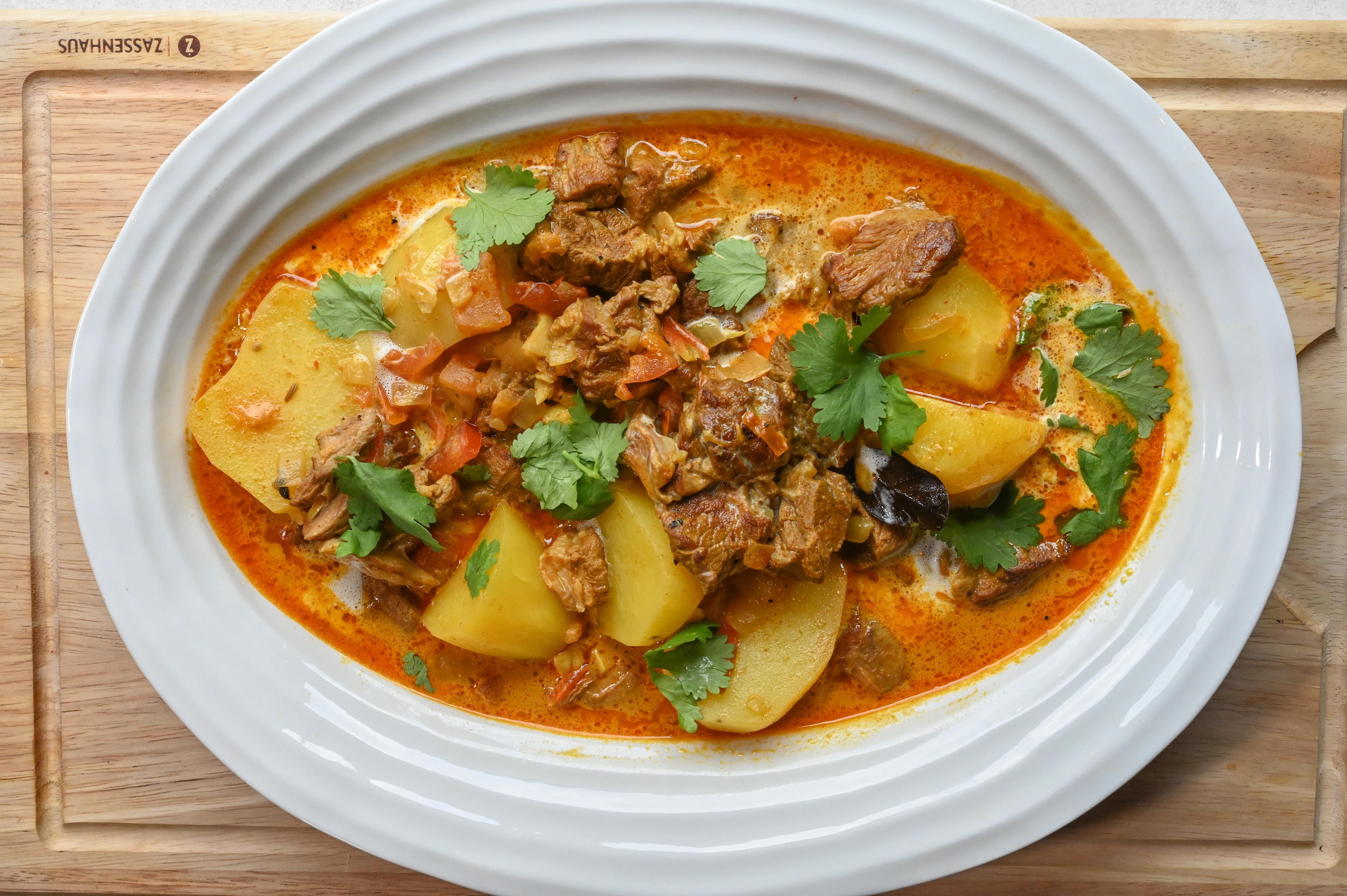 Indisk lammegryte med poteter - Aloo Mutton Curry | Gladkokken
