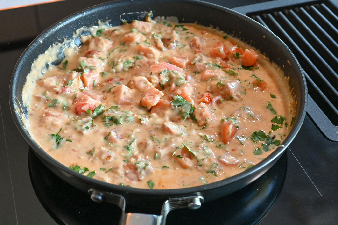 Kremet Laksepasta - Raks og veldig god hverdagsmiddag! | Gladkokken