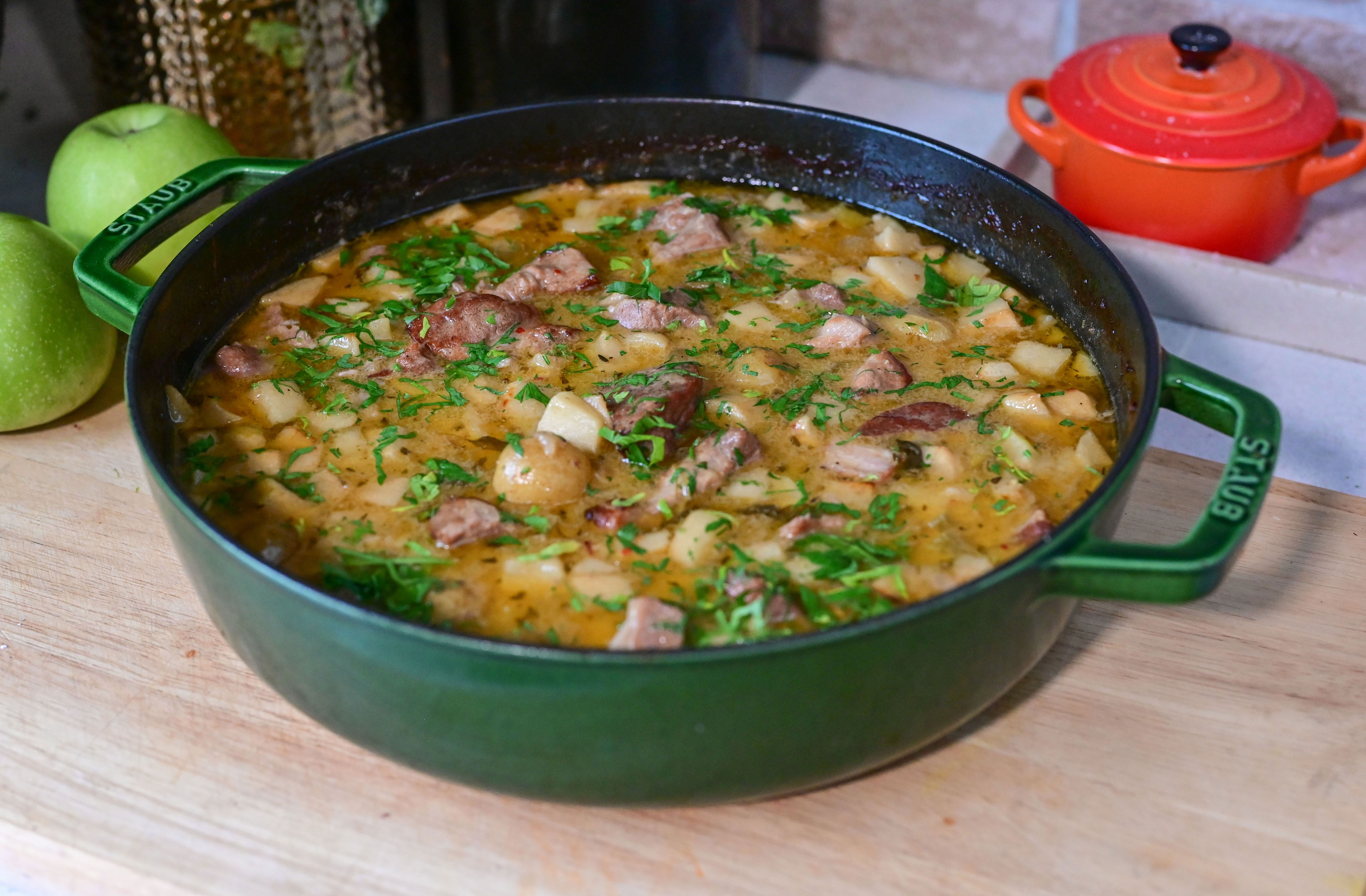 Svin á la Normandie - Fransk gryte med svin og epler! | Gladkokken