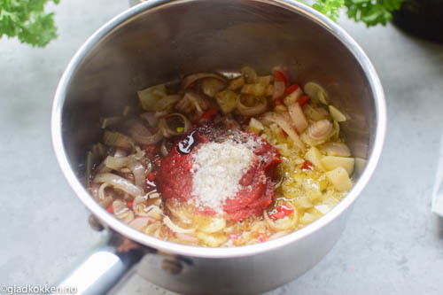 Rask og enkel Tomatsaus - for dager med dårlig tid! | Gladkokken
